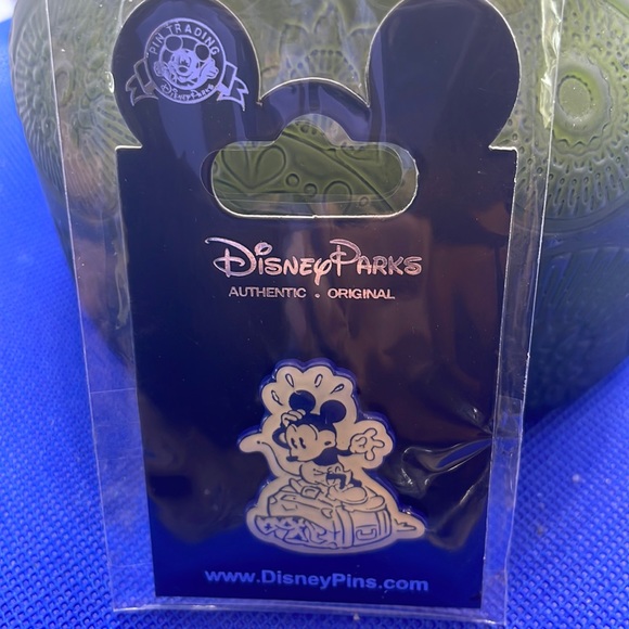 Disney | Accessories | Mickey Mouse Suitcase Vacation Disney Trading ...